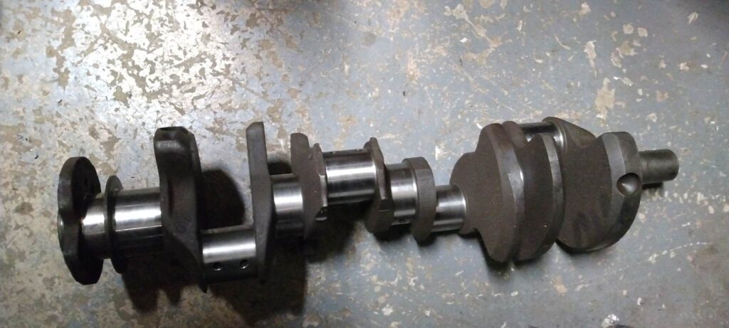 Chevy steel crankshaft, 4.250 stroke, rods cut to sbc, .010 mains, .030 ...